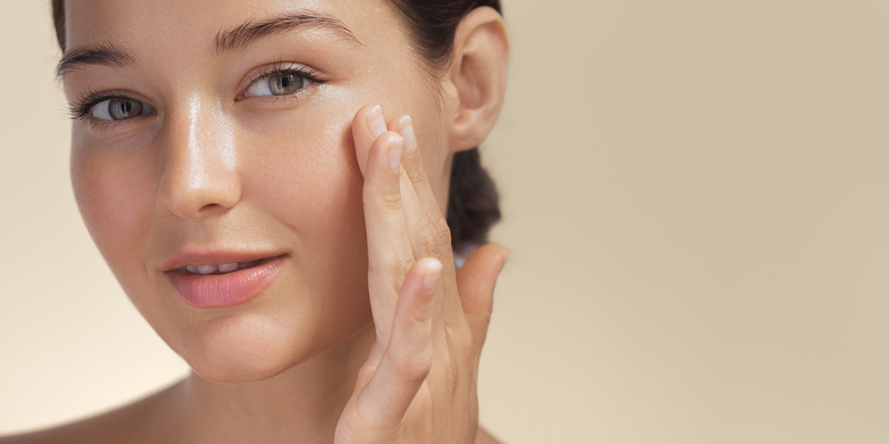 How to get poreless skin naturally at home